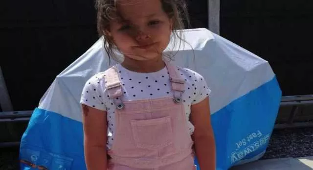 YouTG.NET - Bimba di 9 anni uccisa in casa: è caccia all'uomo YouTG.NET - Bimba di 9 anni uccisa in casa: è caccia all'uomo