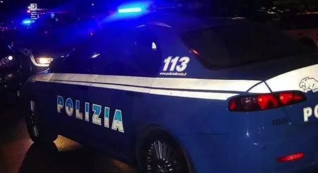 YouTG.NET - Senorbì, sfonda la vetrina del bar e semina il panico con ... YouTG.NET - Senorbì, sfonda la vetrina del bar e semina il panico con ...
