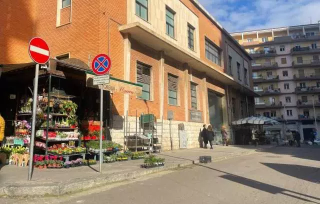 YouTG.NET - Black out al mercato di San Benedetto, il Comune ... YouTG.NET - Black out al mercato di San Benedetto, il Comune ...