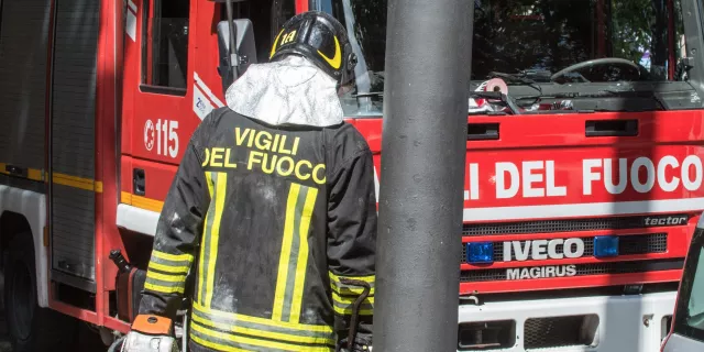 YouTG.NET - Auto contro un camion, chiusa la statale 129 a Bortigali YouTG.NET - Auto contro un camion, chiusa la statale 129 a Bortigali