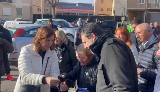 YouTG.NET - Cagliari, Salvini contestato al mercato: YouTG.NET - Cagliari, Salvini contestato al mercato: