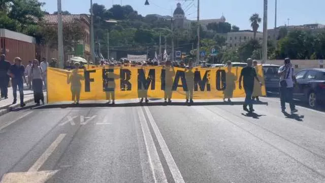 YouTG.NET - A Cagliari più di mille in corteo contro l'assalto eolico ... YouTG.NET - A Cagliari più di mille in corteo contro l'assalto eolico ...