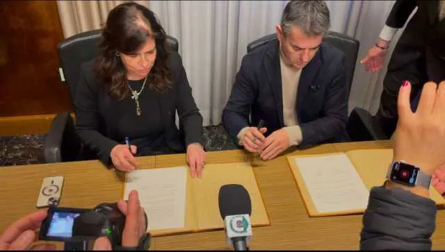 YouTG.NET - Nuovo stadio del Cagliari, firmato l'accordo di programma ... YouTG.NET - Nuovo stadio del Cagliari, firmato l'accordo di programma ...